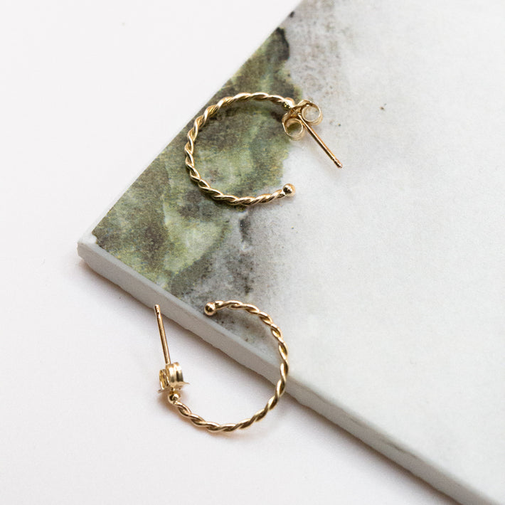 Skinny Gold Ring – POPPY FINCH